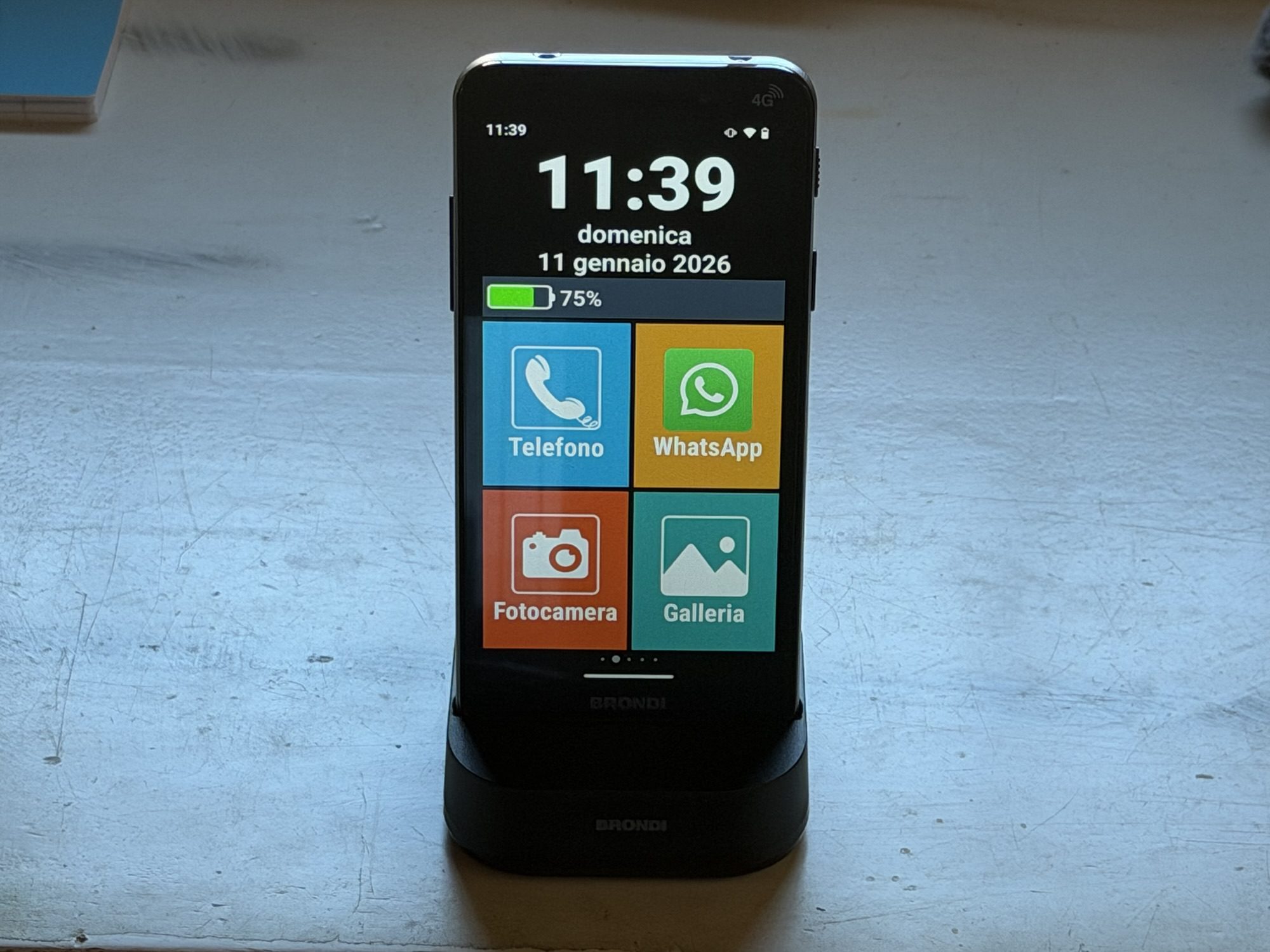 Recensione Brondi Amico Vero 4G: Semplicità e sicurezza a prova di ...