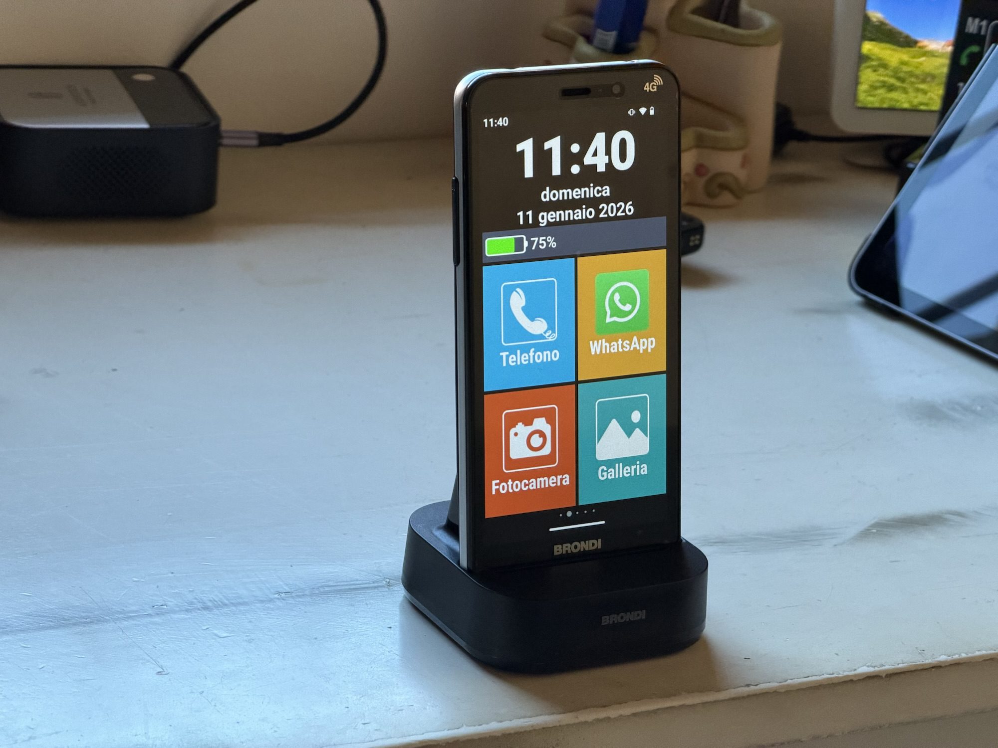 Recensione Brondi Amico Vero 4G: Semplicità e sicurezza a prova di ...